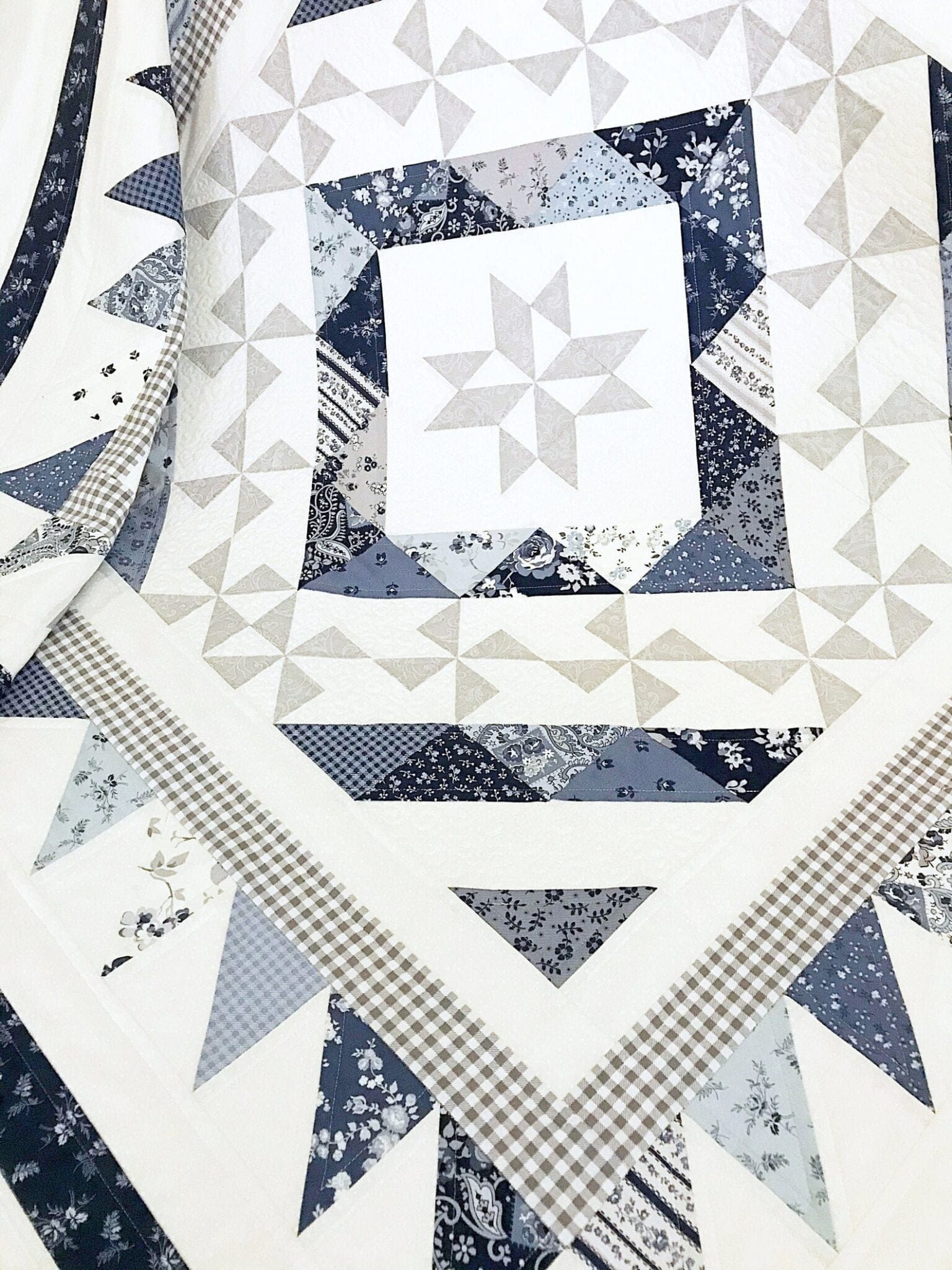 Starlit Wreath Quilt & Pillow Pattern • Maple Cottage Designs